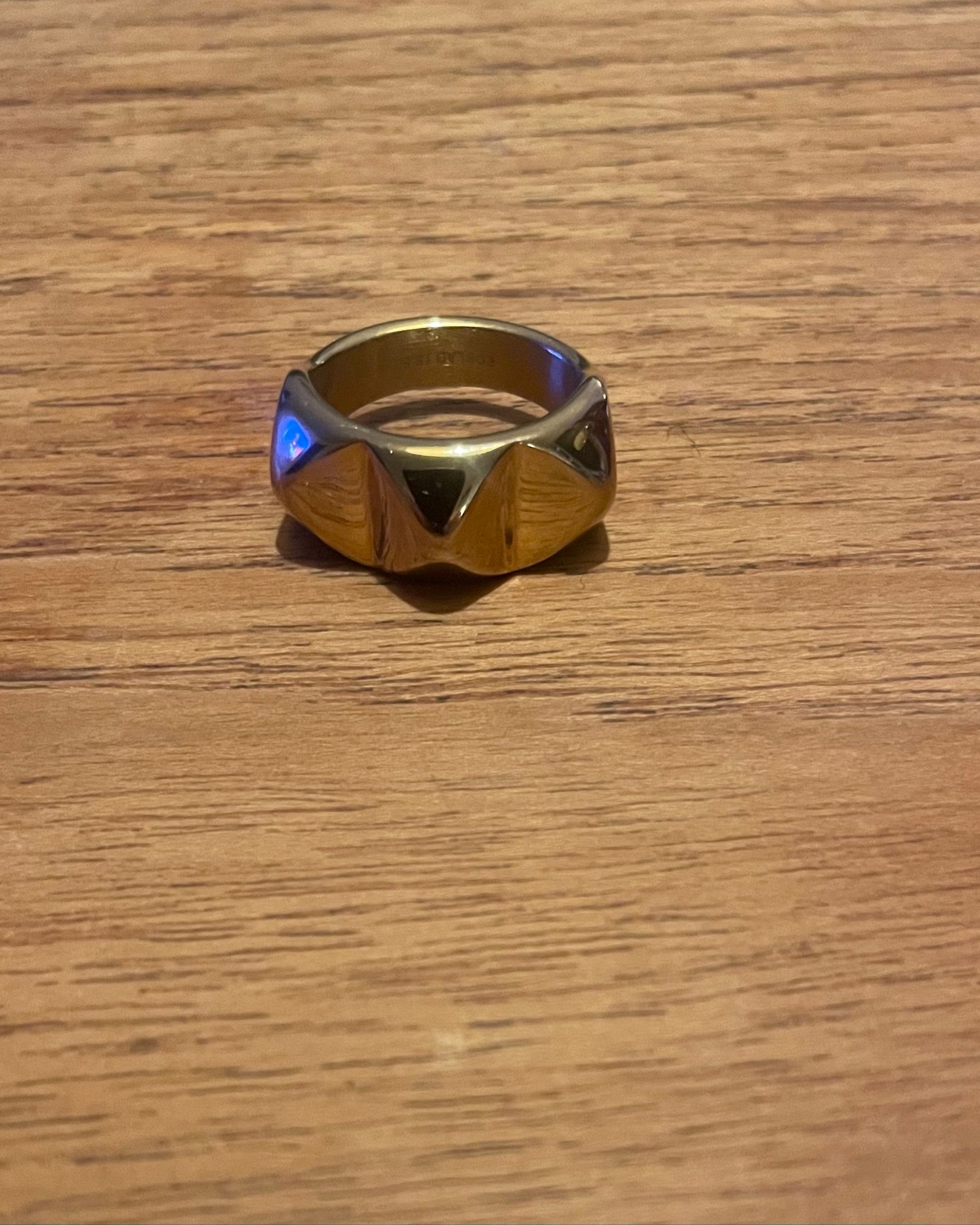 Edblad ring · Tise