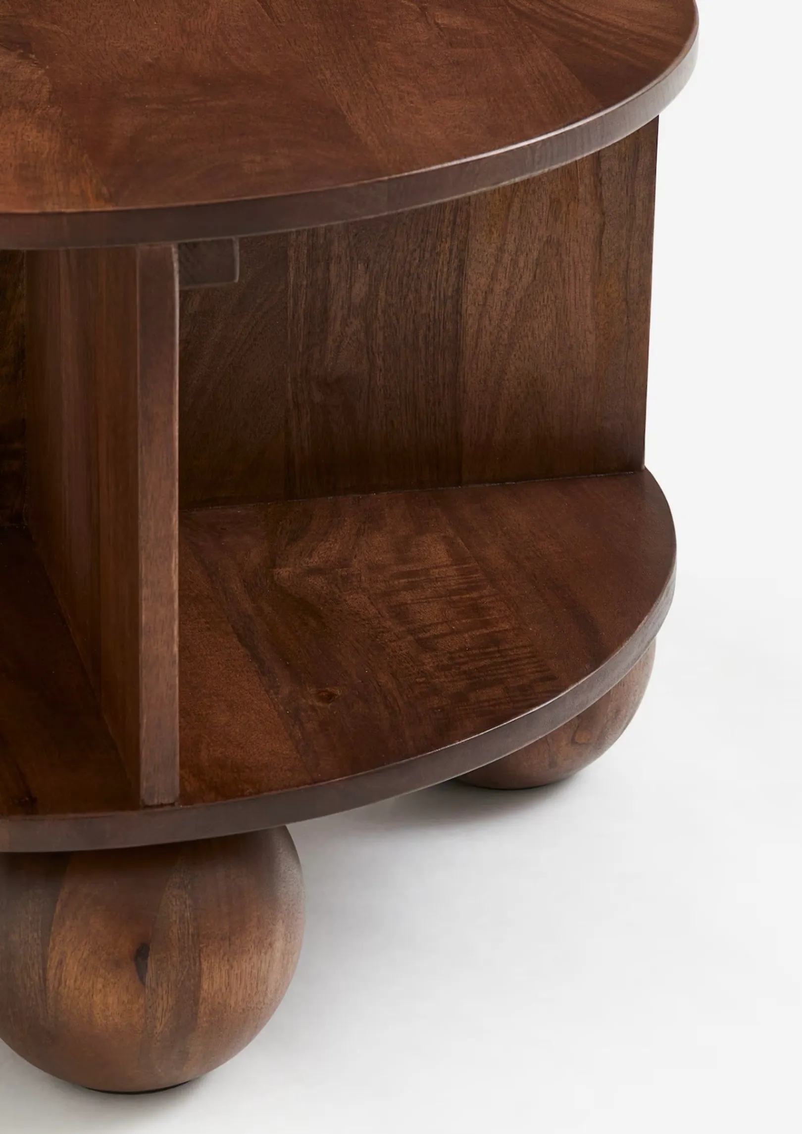 SIDEBORD RESERVERT · Tise